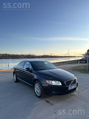 Melns Volvo S80 2006 Madona, ar dzinēja tilpumu 2.40 L un nobraukumu 347 tūkst. km par 2300 €, foto  vietnē AUTOMOTO.COM.LV