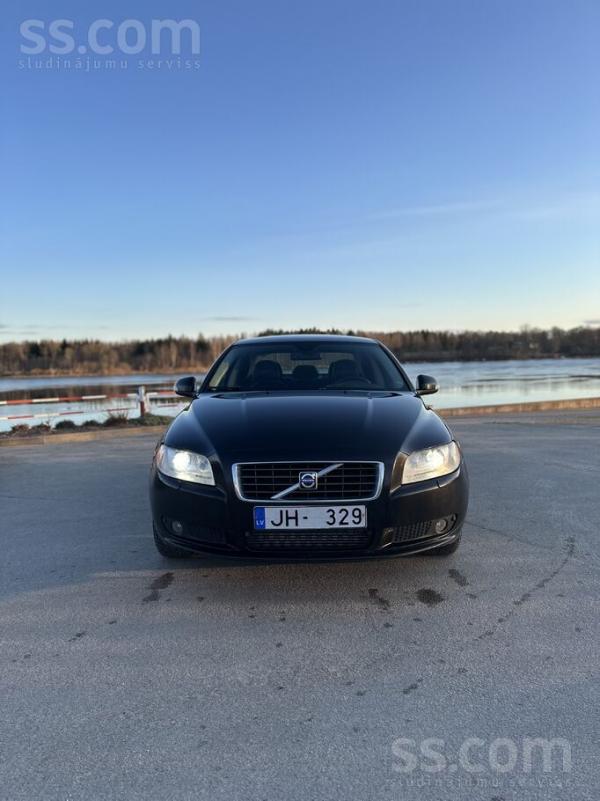 Melns Volvo S80 2006 Madona, ar dzinēja tilpumu 2.40 L un nobraukumu 347 tūkst. km par 2300 €, foto 4 vietnē AUTOMOTO.COM.LV