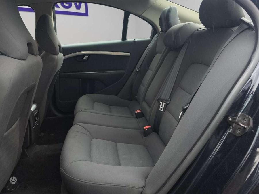Black Volvo S80 2006 in Vilnius, with an engine capacity of 2.40 L and mileage of 311 thousand km for 3499 €, photo 12 on AUTOMOTO.COM.LV