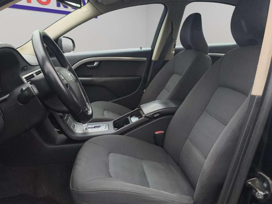 Black Volvo S80 2006 in Vilnius, with an engine capacity of 2.40 L and mileage of 311 thousand km for 3499 €, photo 14 on AUTOMOTO.COM.LV
