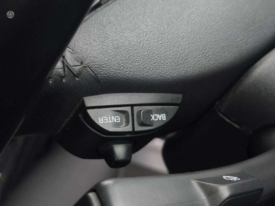 Black Volvo S80 2006 in Vilnius, with an engine capacity of 2.40 L and mileage of 311 thousand km for 3499 €, photo 17 on AUTOMOTO.COM.LV