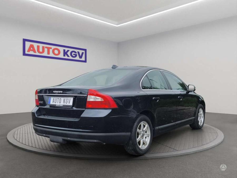 Melns Volvo S80 2006 Viļņa, ar dzinēja tilpumu 2.40 L un nobraukumu 311 tūkst. km par 3499 €, foto 6 vietnē AUTOMOTO.COM.LV