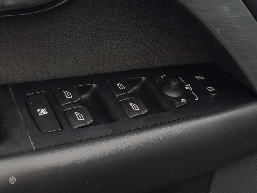 Melns Volvo S80 2006 Viļņa, ar dzinēja tilpumu 2.40 L un nobraukumu 311 tūkst. km par 3499 €, foto 15 vietnē AUTOMOTO.COM.LV