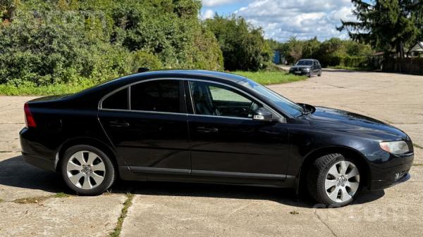 Melns Volvo S80 2006 Rīga, ar dzinēja tilpumu 2.40 L un nobraukumu 485 tūkst. km par 2250 €, foto 5 vietnē AUTOMOTO.COM.LV