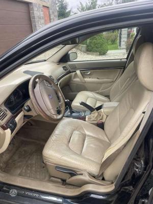 Black Volvo S80 2006 in Vilnius, with an engine capacity of 2.40 L and mileage of 325 thousand km for 1200 €, photo 7 on AUTOMOTO.COM.LV