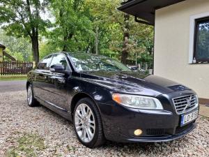 Black Volvo S80 2006 in Riga, with an engine capacity of 2.40 L and mileage of 381 thousand km for 2780 €, photo 3 on AUTOMOTO.COM.LV