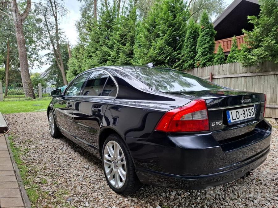 Black Volvo S80 2006 in Riga, with an engine capacity of 2.40 L and mileage of 381 thousand km for 2780 €, photo 4 on AUTOMOTO.COM.LV