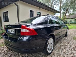 Black Volvo S80 2006 in Riga, with an engine capacity of 2.40 L and mileage of 381 thousand km for 2780 €, photo 5 on AUTOMOTO.COM.LV