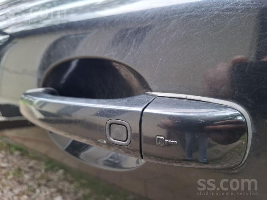 Black Volvo S80 2006 in Riga, with an engine capacity of 2.40 L and mileage of 381 thousand km for 2780 €, photo 6 on AUTOMOTO.COM.LV