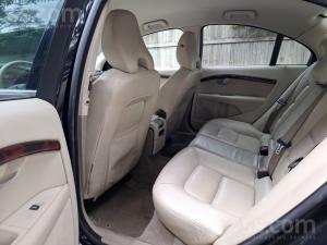 Black Volvo S80 2006 in Riga, with an engine capacity of 2.40 L and mileage of 381 thousand km for 2780 €, photo 10 on AUTOMOTO.COM.LV