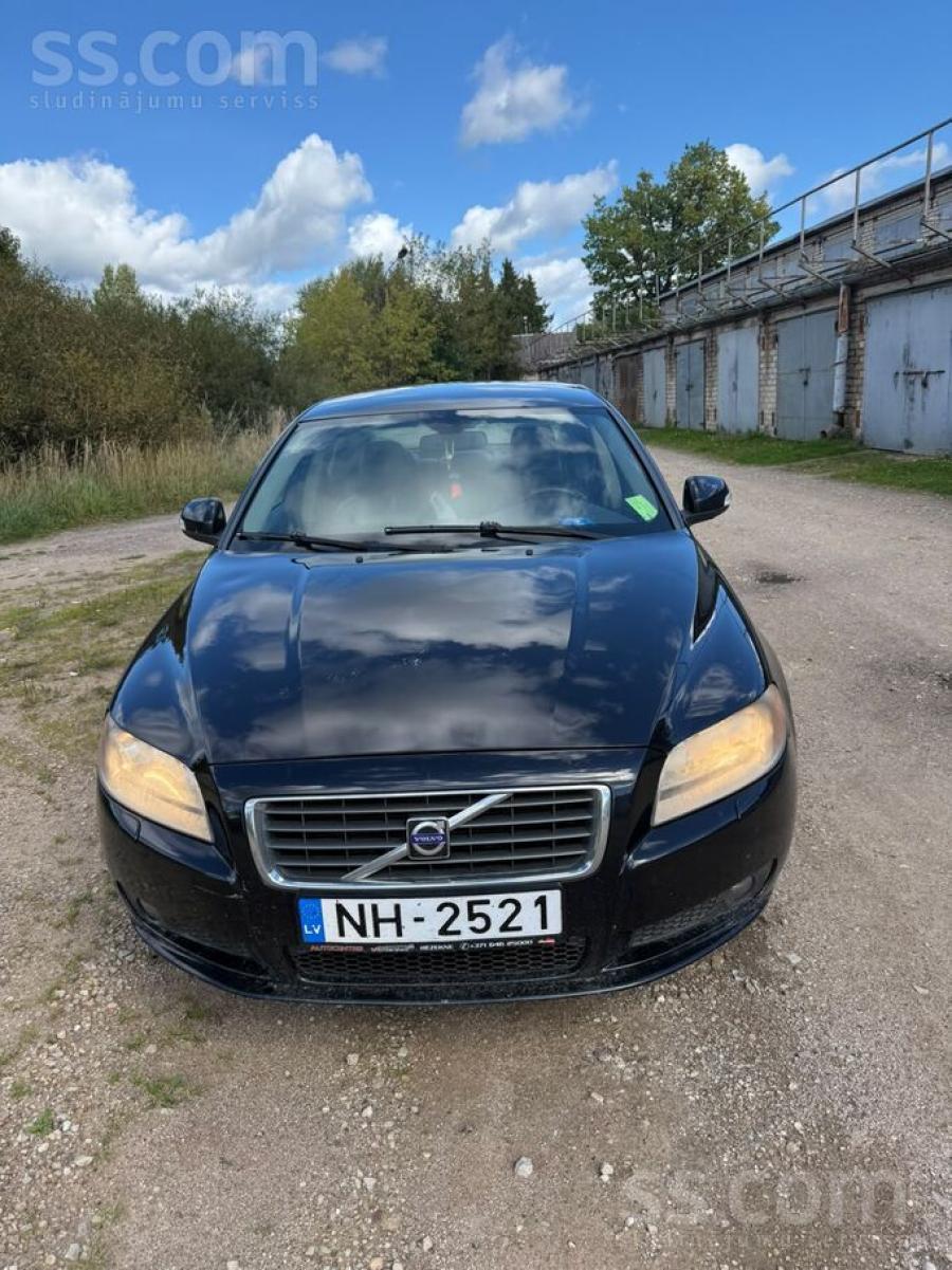 Black Volvo S80 2006 in Rezekne, with an engine capacity of 2.40 L and mileage of 360 thousand km for 2200 €, photo 5 on AUTOMOTO.COM.LV