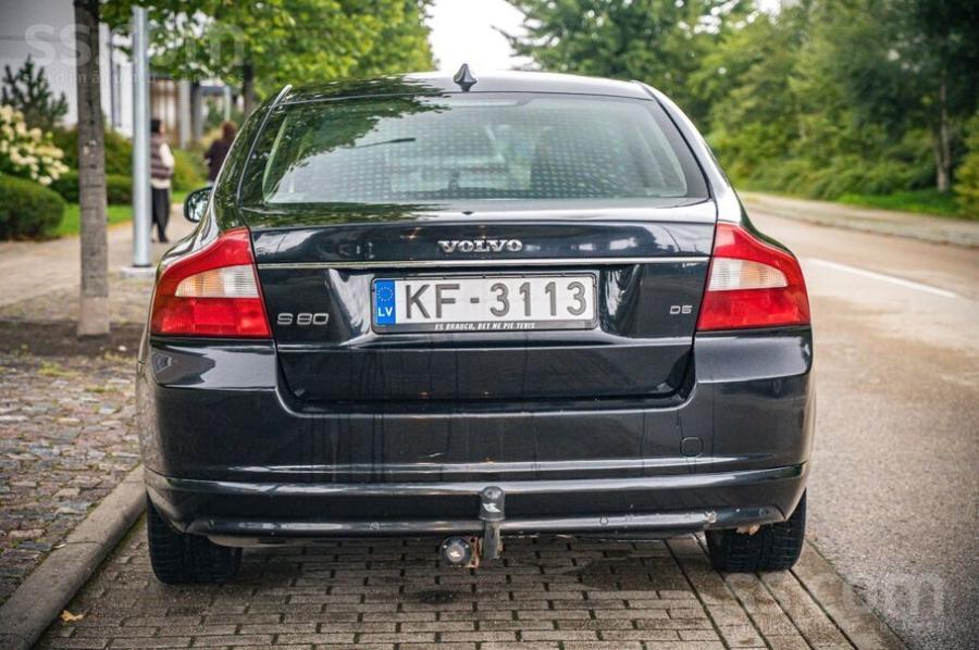 Black Volvo S80 2006 in Riga, with an engine capacity of 2.40 L and mileage of 0 thousand km for 1690 €, photo 6 on AUTOMOTO.COM.LV