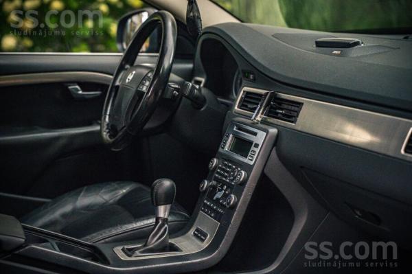 Black Volvo S80 2006 in Riga, with an engine capacity of 2.40 L and mileage of 0 thousand km for 1690 €, photo 8 on AUTOMOTO.COM.LV