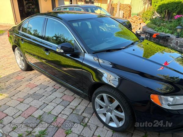 Black Volvo S80 2006 in Riga, with an engine capacity of 2.40 L and mileage of 244 thousand km for 3800 €, photo 7 on AUTOMOTO.COM.LV
