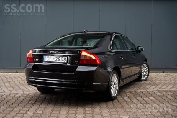 Black Volvo S80 2007 in Riga, with an engine capacity of 3.20 L and mileage of 284 thousand km for 4500 €, photo 3 on AUTOMOTO.COM.LV