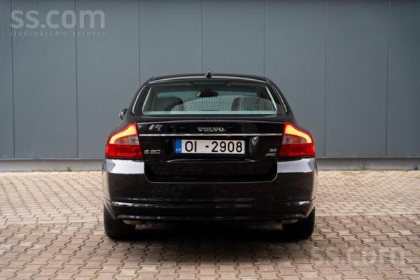 Black Volvo S80 2007 in Riga, with an engine capacity of 3.20 L and mileage of 284 thousand km for 4500 €, photo 5 on AUTOMOTO.COM.LV