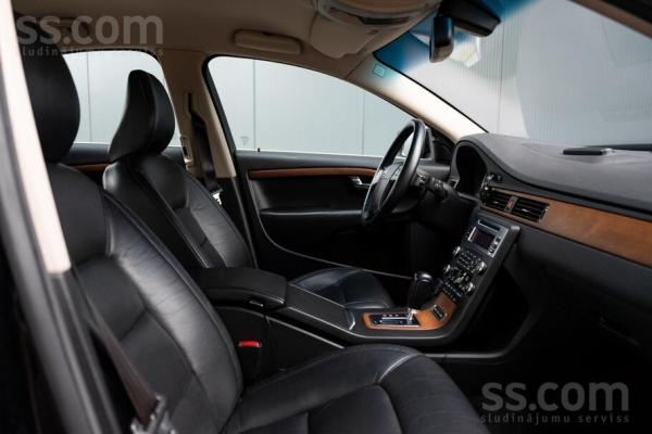 Black Volvo S80 2007 in Riga, with an engine capacity of 3.20 L and mileage of 284 thousand km for 4500 €, photo 8 on AUTOMOTO.COM.LV
