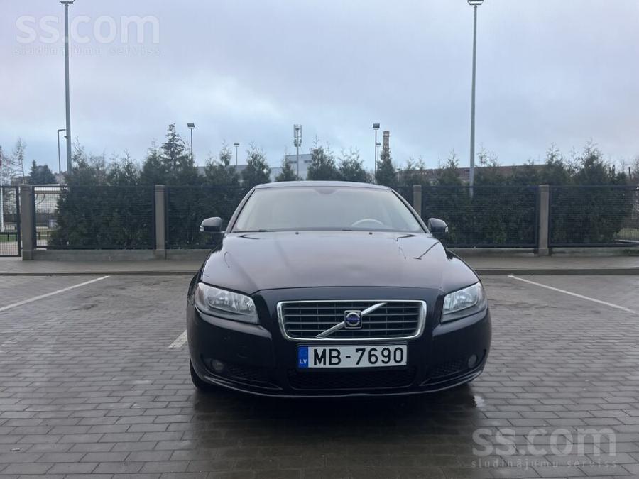 Black Volvo S80 2007 in Riga, with an engine capacity of 2.50 L and mileage of 374 thousand km for 3350 €, photo 7 on AUTOMOTO.COM.LV