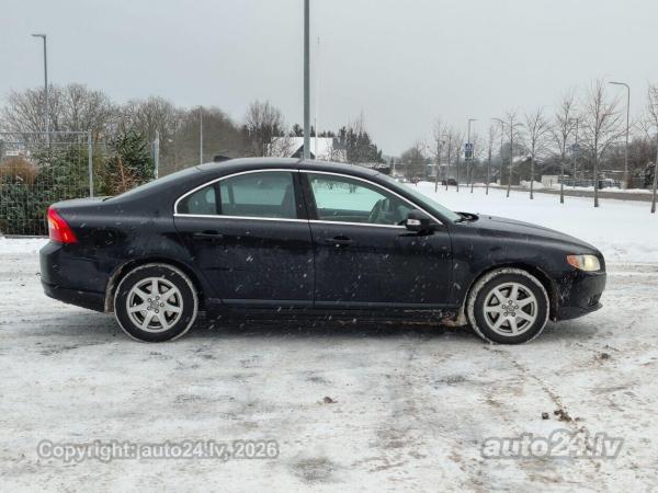 Black Volvo S80 2007 in Tallinn, with an engine capacity of 2.40 L and mileage of 226 thousand km for 5200 €, photo 6 on AUTOMOTO.COM.LV