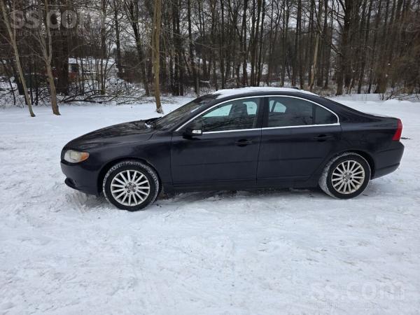 Black Volvo S80 2007 in Jelgava, with an engine capacity of 2.40 L and mileage of 418 thousand km for 2300 €, photo 4 on AUTOMOTO.COM.LV