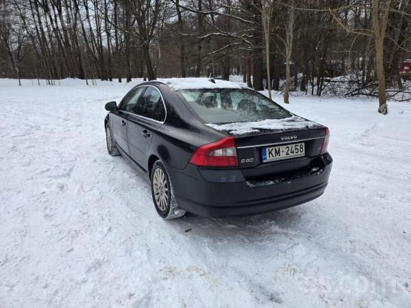 Black Volvo S80 2007 in Jelgava, with an engine capacity of 2.40 L and mileage of 418 thousand km for 2300 €, photo 5 on AUTOMOTO.COM.LV