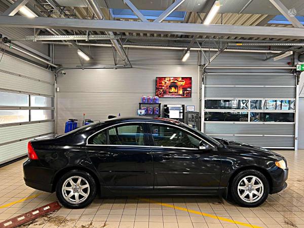 Black Volvo S80 2007 in Vilnius, with an engine capacity of 2.50 L and mileage of 399 thousand km for 2399 €, photo 2 on AUTOMOTO.COM.LV