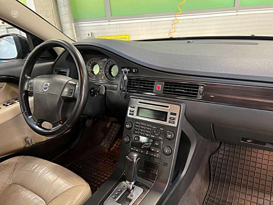 Melns Volvo S80 2007 Viļņa, ar dzinēja tilpumu 2.50 L un nobraukumu 399 tūkst. km par 2399 €, foto 16 vietnē AUTOMOTO.COM.LV