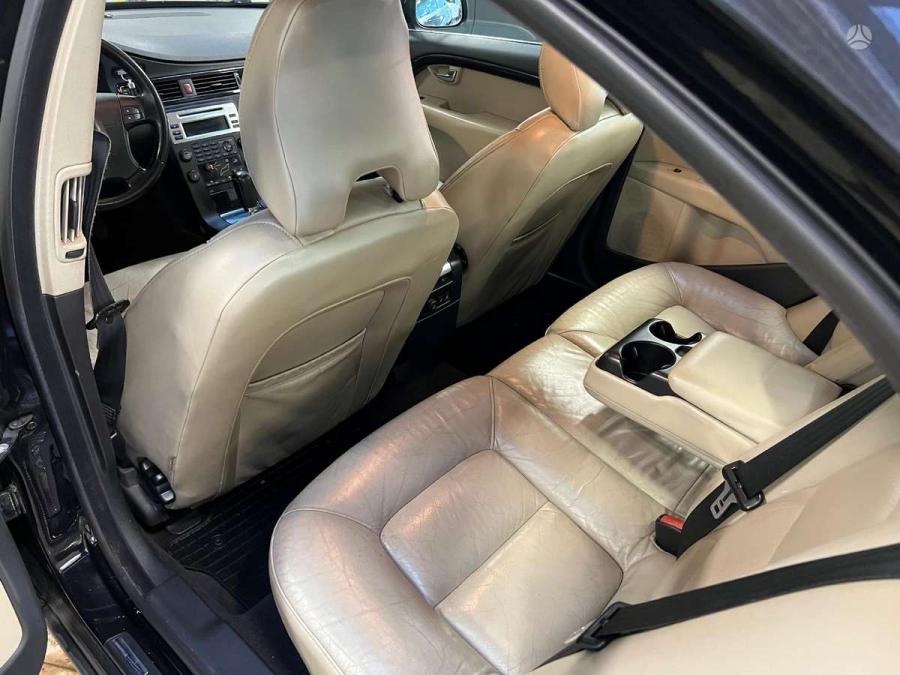 Melns Volvo S80 2007 Viļņa, ar dzinēja tilpumu 2.50 L un nobraukumu 399 tūkst. km par 2399 €, foto 18 vietnē AUTOMOTO.COM.LV