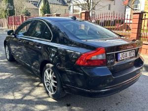 Black Volvo S80 2007 in Vilnius, with an engine capacity of 2.40 L and mileage of 241 thousand km for 2499 €, photo 4 on AUTOMOTO.COM.LV