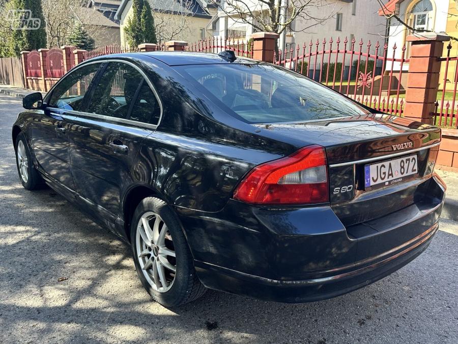 Black Volvo S80 2007 in Vilnius, with an engine capacity of 2.40 L and mileage of 241 thousand km for 2499 €, photo 4 on AUTOMOTO.COM.LV
