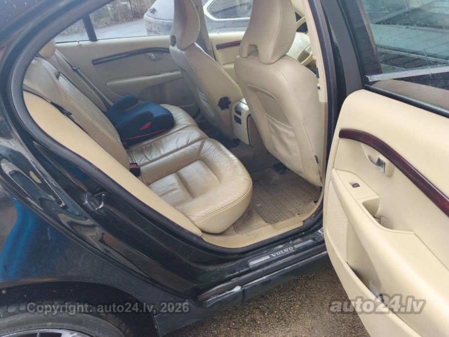 Melns Volvo S80 2007 Rakvere, ar dzinēja tilpumu 2.50 L un nobraukumu 345 tūkst. km par 3500 €, foto 11 vietnē AUTOMOTO.COM.LV