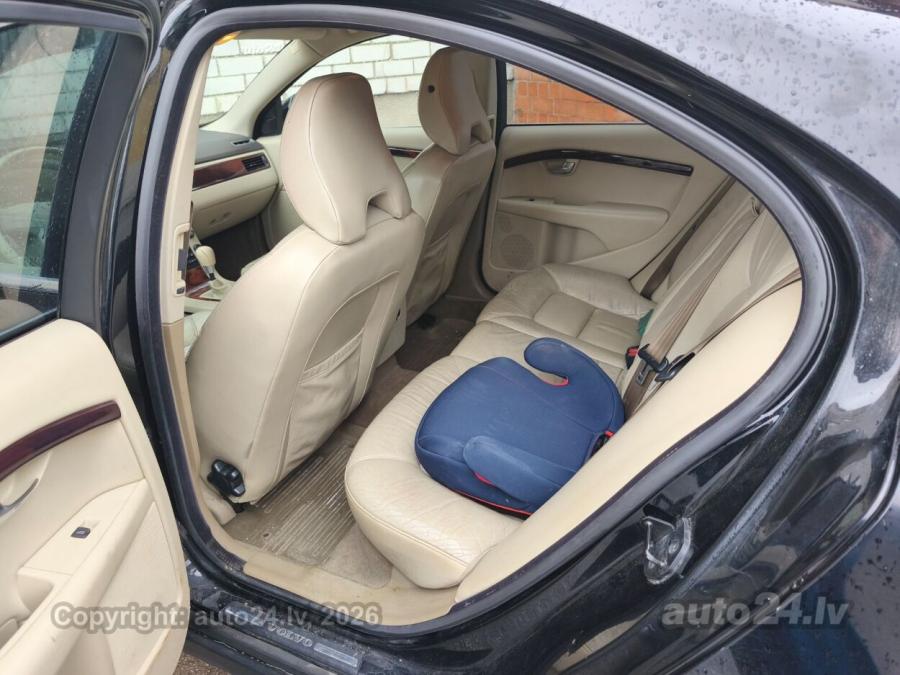 Melns Volvo S80 2007 Rakvere, ar dzinēja tilpumu 2.50 L un nobraukumu 345 tūkst. km par 3500 €, foto 12 vietnē AUTOMOTO.COM.LV