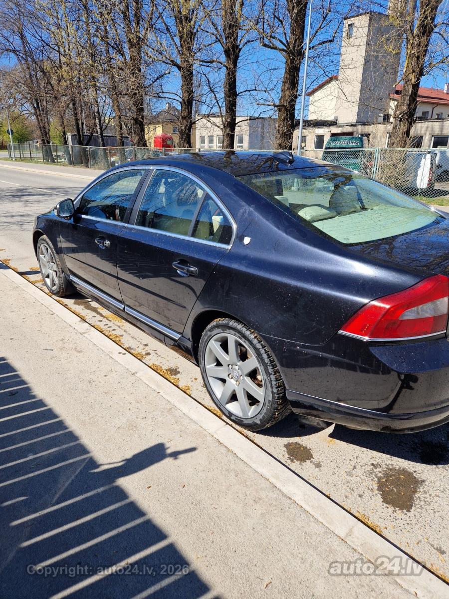 Black Volvo S80 2007 in Tartu, with an engine capacity of 2.40 L and mileage of 308 thousand km for 3200 €, photo 3 on AUTOMOTO.COM.LV