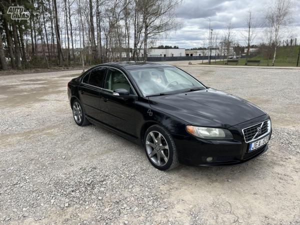 Black Volvo S80 2007 in Mazeikiai, with an engine capacity of 3.20 L and mileage of 181 thousand km for 3100 €, photo 2 on AUTOMOTO.COM.LV