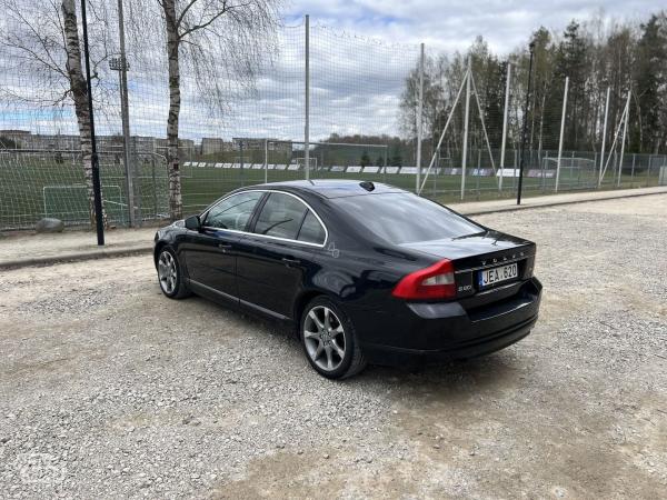 Black Volvo S80 2007 in Mazeikiai, with an engine capacity of 3.20 L and mileage of 181 thousand km for 3100 €, photo 3 on AUTOMOTO.COM.LV