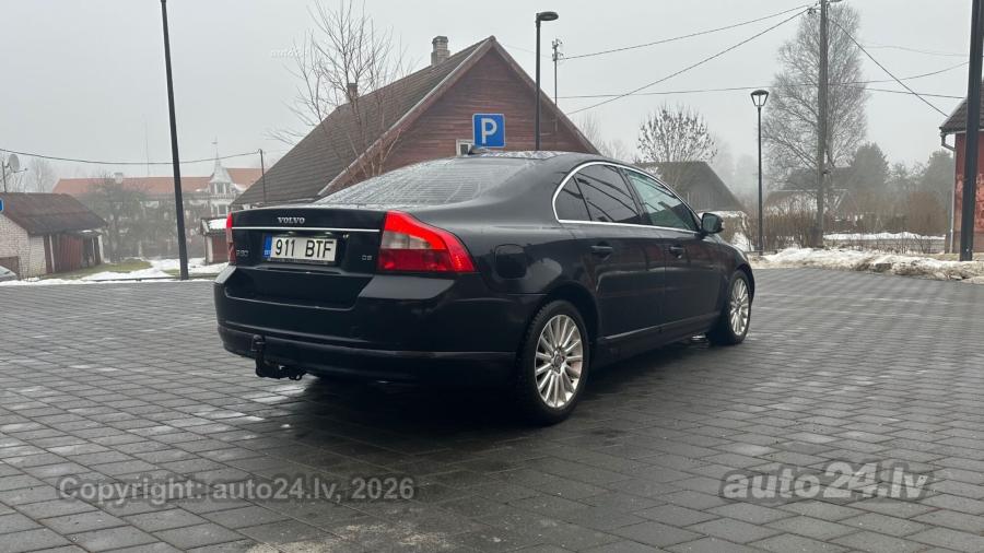 Black Volvo S80 2007 in Paide, with an engine capacity of 2.40 L and mileage of 380 thousand km for 4499 €, photo 5 on AUTOMOTO.COM.LV