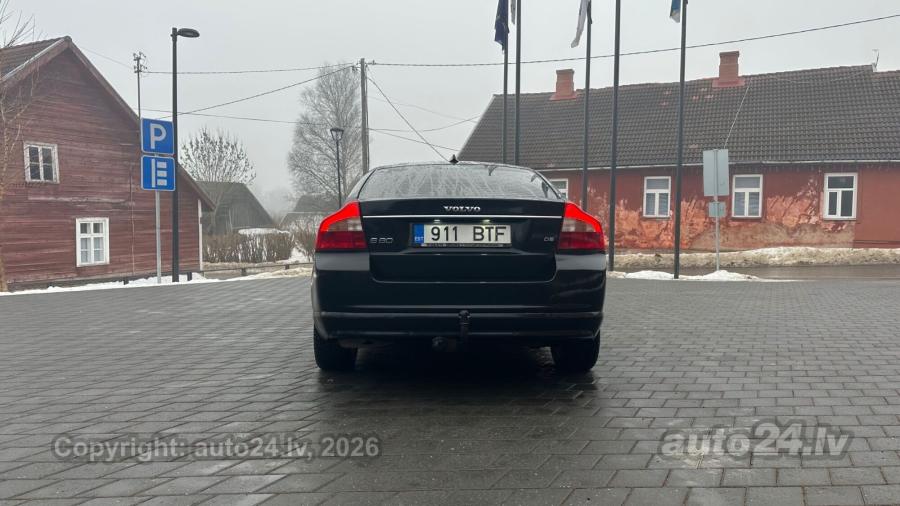 Black Volvo S80 2007 in Paide, with an engine capacity of 2.40 L and mileage of 380 thousand km for 4499 €, photo 6 on AUTOMOTO.COM.LV