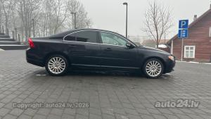 Black Volvo S80 2007 in Paide, with an engine capacity of 2.40 L and mileage of 380 thousand km for 4499 €, photo 8 on AUTOMOTO.COM.LV