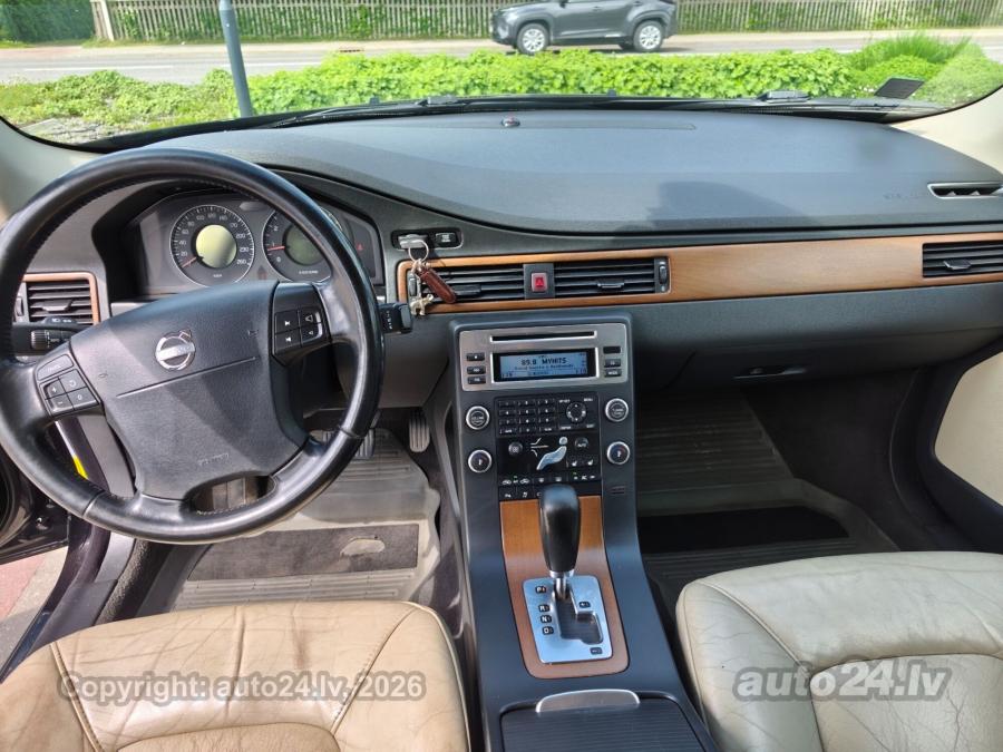Melns Volvo S80 2007 Tallina, ar dzinēja tilpumu 2.50 L un nobraukumu 316 tūkst. km par 4000 €, foto 10 vietnē AUTOMOTO.COM.LV