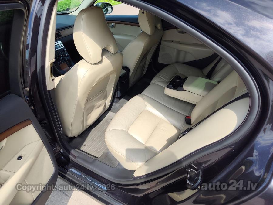 Melns Volvo S80 2007 Tallina, ar dzinēja tilpumu 2.50 L un nobraukumu 316 tūkst. km par 4000 €, foto 11 vietnē AUTOMOTO.COM.LV