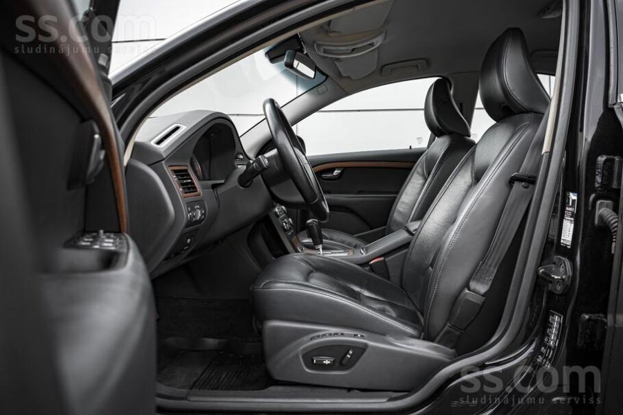 Black Volvo S80 2007 in Riga, with an engine capacity of 3.20 L and mileage of 0 thousand km for 4990 €, photo 10 on AUTOMOTO.COM.LV