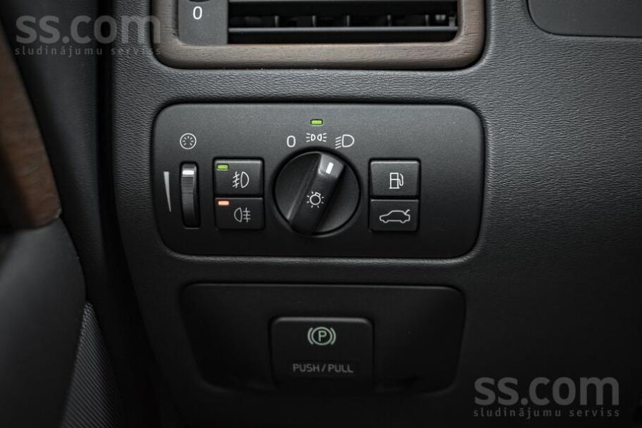 Black Volvo S80 2007 in Riga, with an engine capacity of 3.20 L and mileage of 0 thousand km for 4990 €, photo 17 on AUTOMOTO.COM.LV