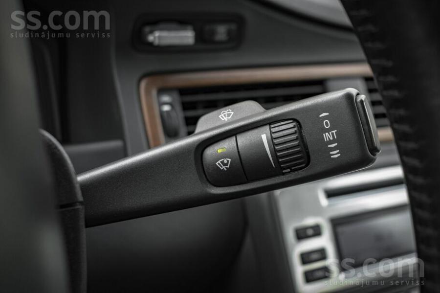 Black Volvo S80 2007 in Riga, with an engine capacity of 3.20 L and mileage of 0 thousand km for 4990 €, photo 25 on AUTOMOTO.COM.LV