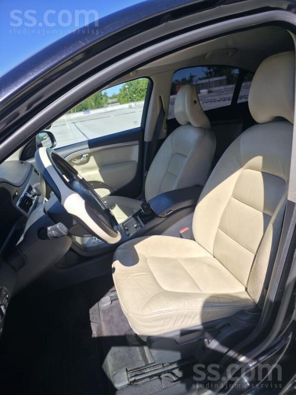 Melns Volvo S80 2007 Rīga, ar dzinēja tilpumu 2.40 L un nobraukumu 264 tūkst. km par 3200 €, foto 7 vietnē AUTOMOTO.COM.LV