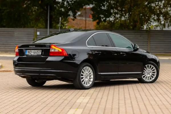 Melns Volvo S80 2007 Jelgava, ar dzinēja tilpumu 2.40 L un nobraukumu 311 tūkst. km par 4990 €, foto 4 vietnē AUTOMOTO.COM.LV