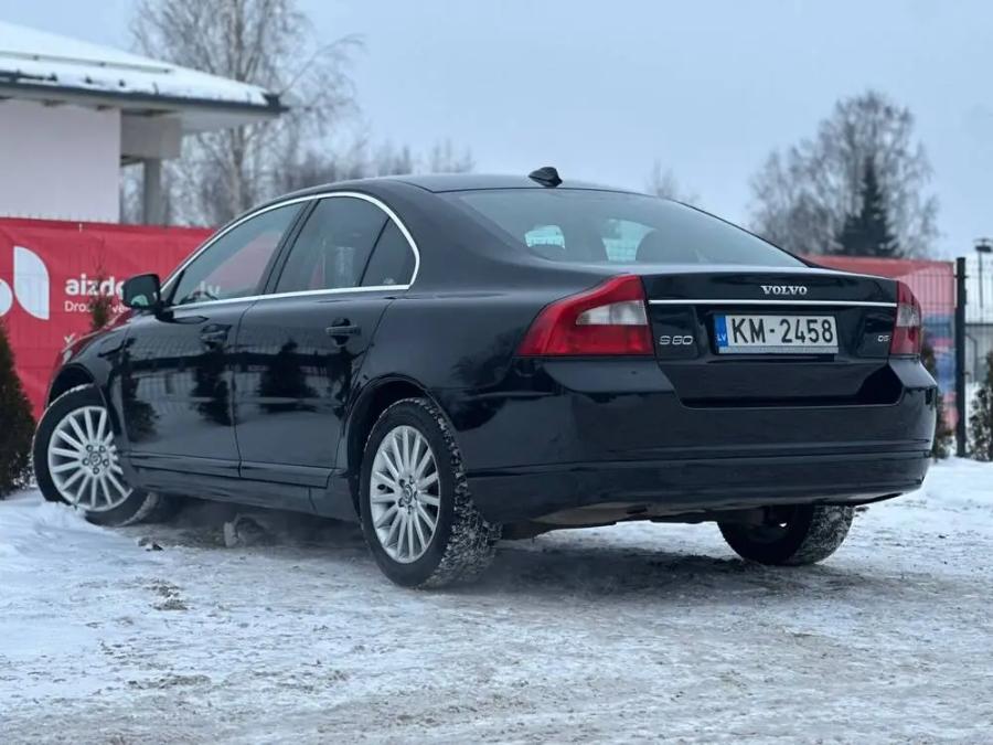 Melns Volvo S80 2007 Jelgava, ar dzinēja tilpumu 2.40 L un nobraukumu 418 tūkst. km par 3790 €, foto 5 vietnē AUTOMOTO.COM.LV