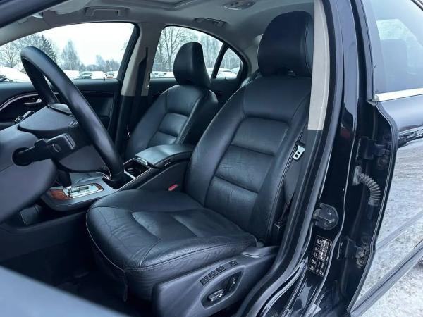 Melns Volvo S80 2007 Jelgava, ar dzinēja tilpumu 2.40 L un nobraukumu 418 tūkst. km par 3790 €, foto 8 vietnē AUTOMOTO.COM.LV