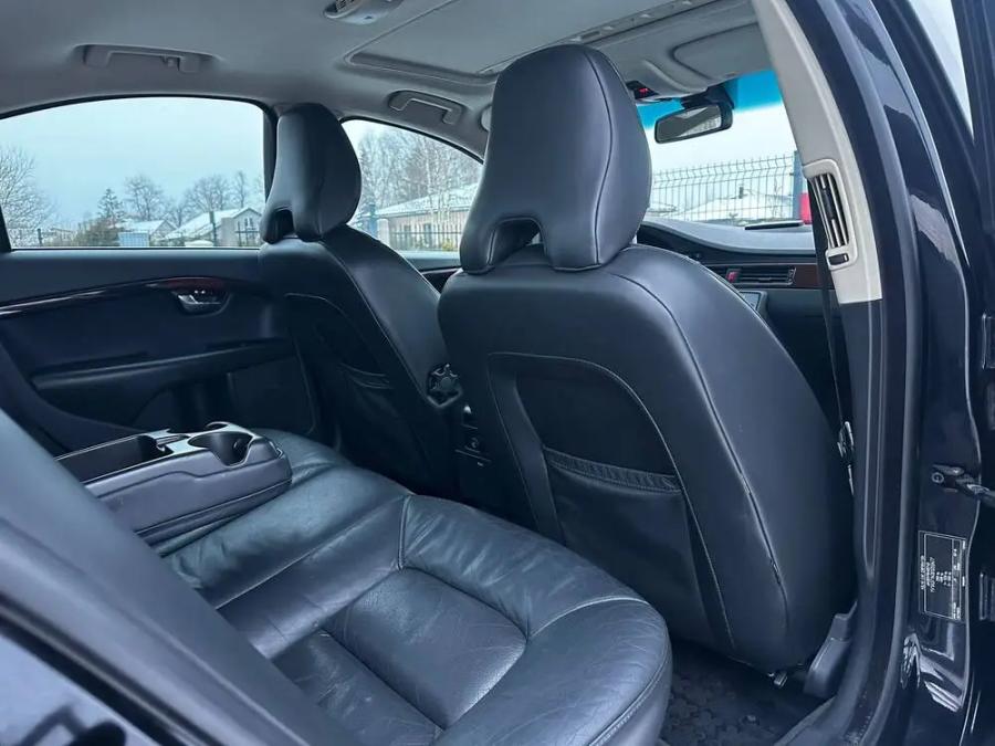 Melns Volvo S80 2007 Jelgava, ar dzinēja tilpumu 2.40 L un nobraukumu 418 tūkst. km par 3790 €, foto 12 vietnē AUTOMOTO.COM.LV