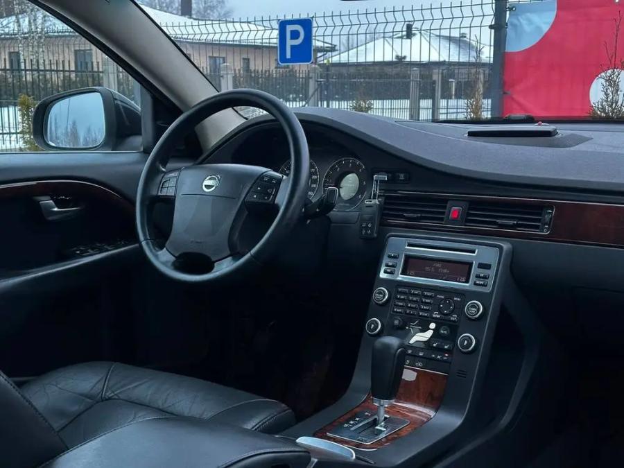 Melns Volvo S80 2007 Jelgava, ar dzinēja tilpumu 2.40 L un nobraukumu 418 tūkst. km par 3790 €, foto 15 vietnē AUTOMOTO.COM.LV