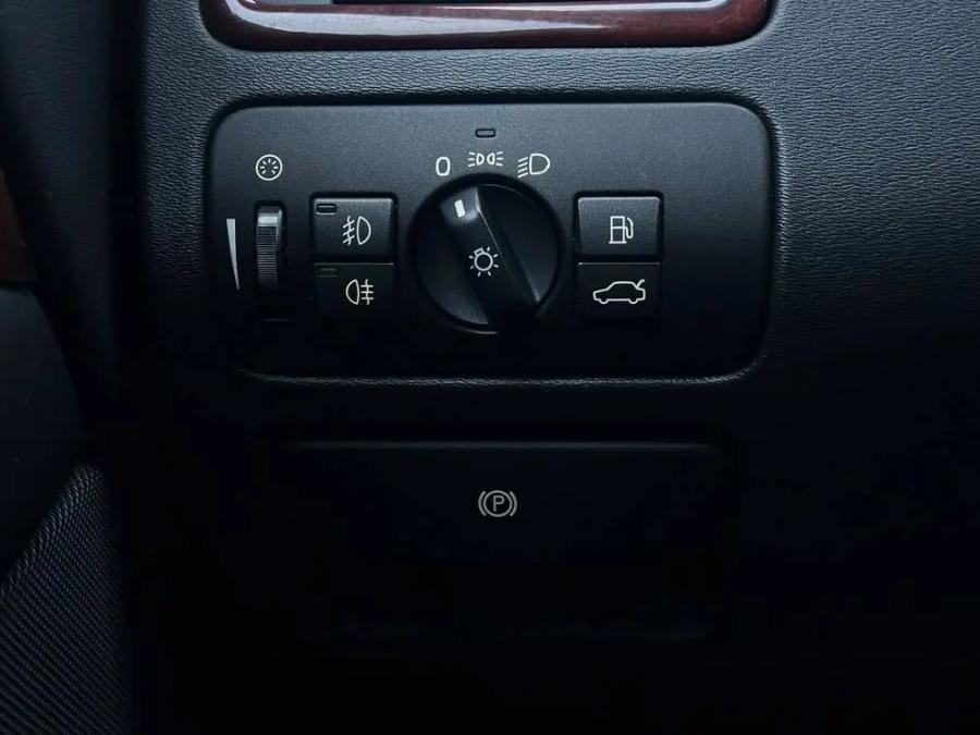 Melns Volvo S80 2007 Jelgava, ar dzinēja tilpumu 2.40 L un nobraukumu 418 tūkst. km par 3790 €, foto 16 vietnē AUTOMOTO.COM.LV